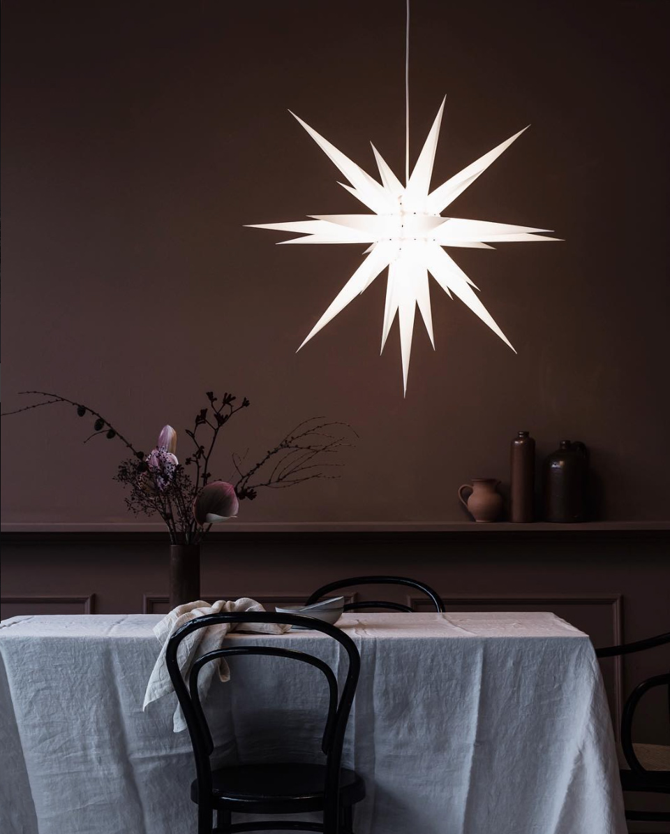 Minimal Scandinavian-Inspired Holiday Décor Inspiration - Nordic Design
